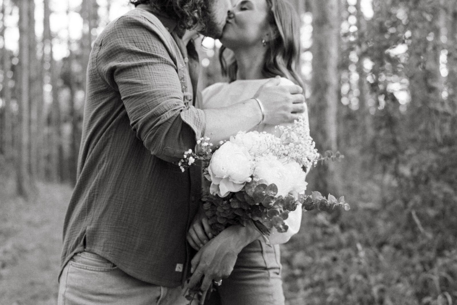 Best Engagement Photo Locations in Minneapolis + St. Paul MN