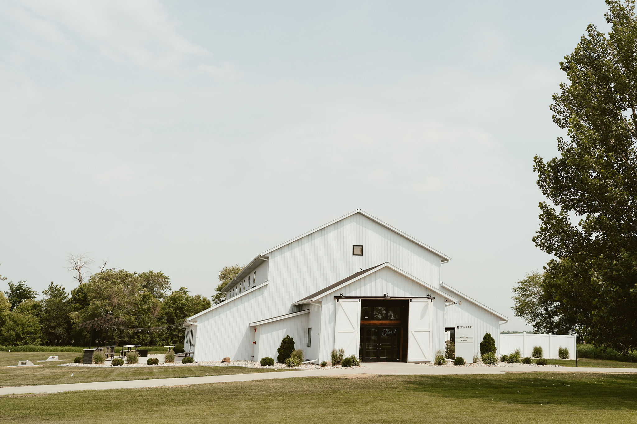 Candid Wedding Photography at The Pines Venue | Mariah + Ross