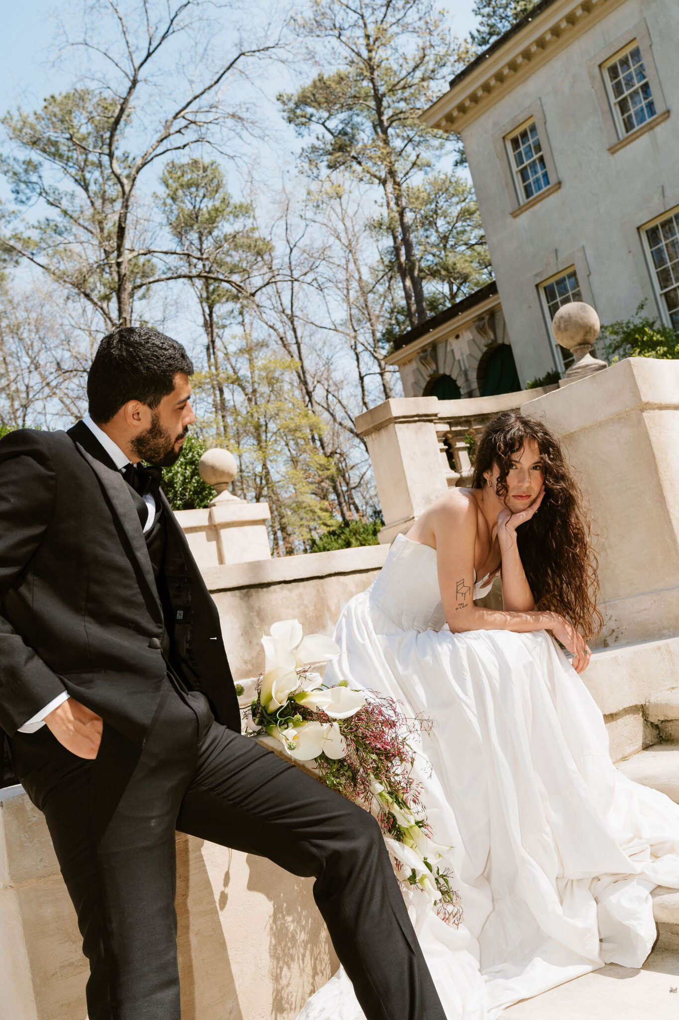 Editorial Style Wedding Photography at Swan House - maddiwaldophoto.com